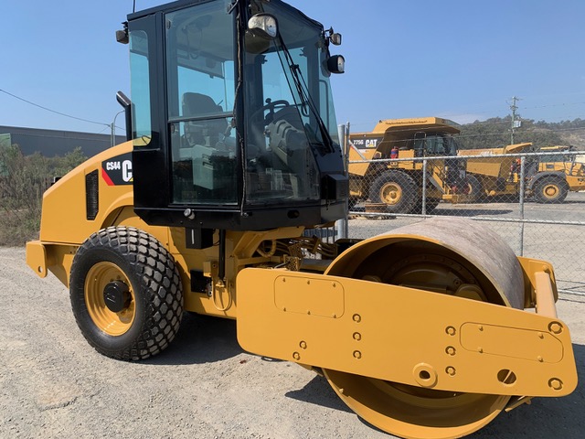 2011 Caterpillar CS44 - International Construction Equipment