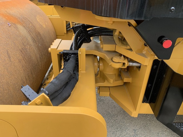 2011 Caterpillar CS44 - International Construction Equipment